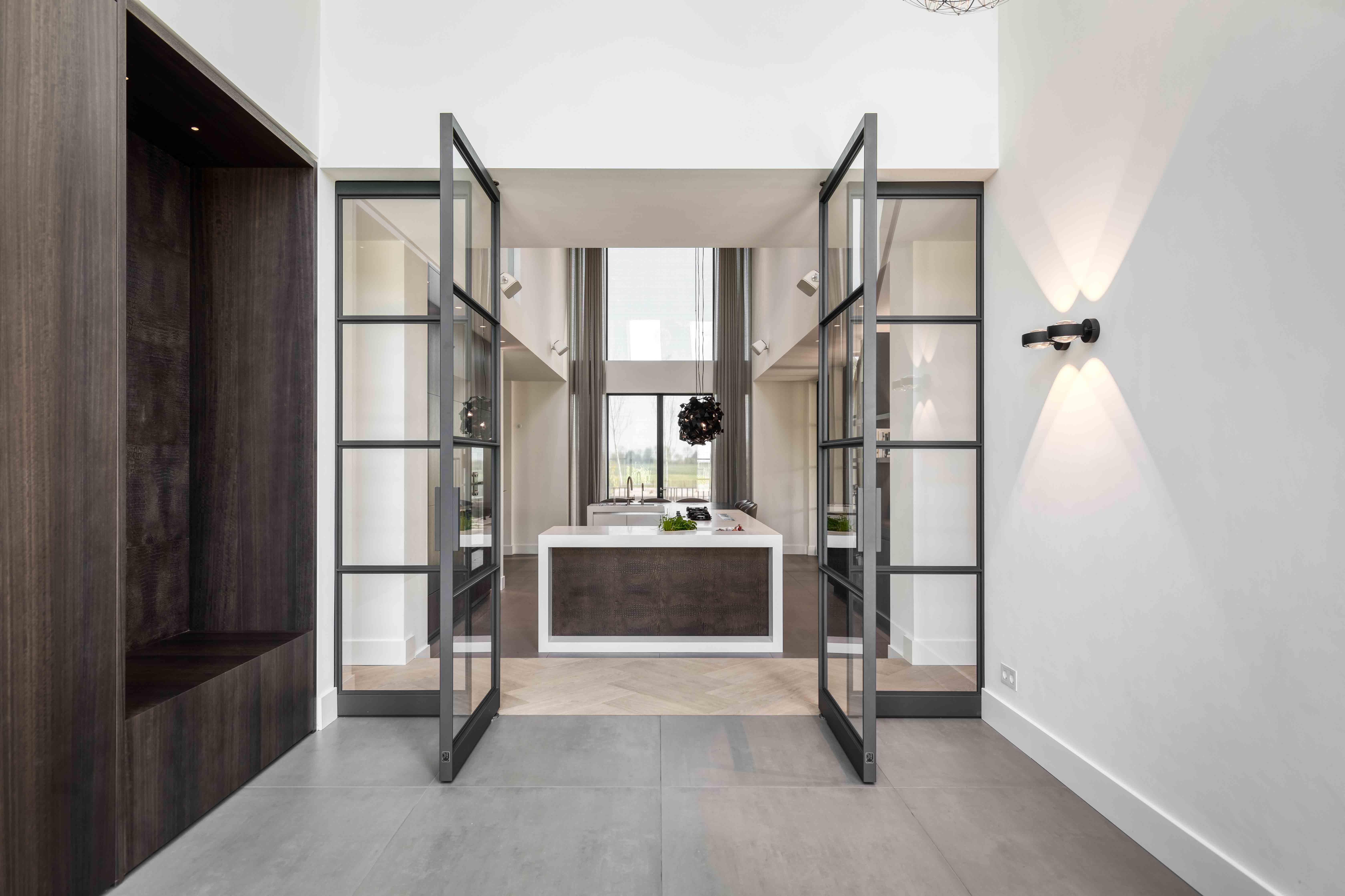 How interior pivot doors make your project flexible | FritsJurgens